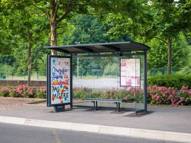 Bus parking canopies: new distribution agreement for urban furniture