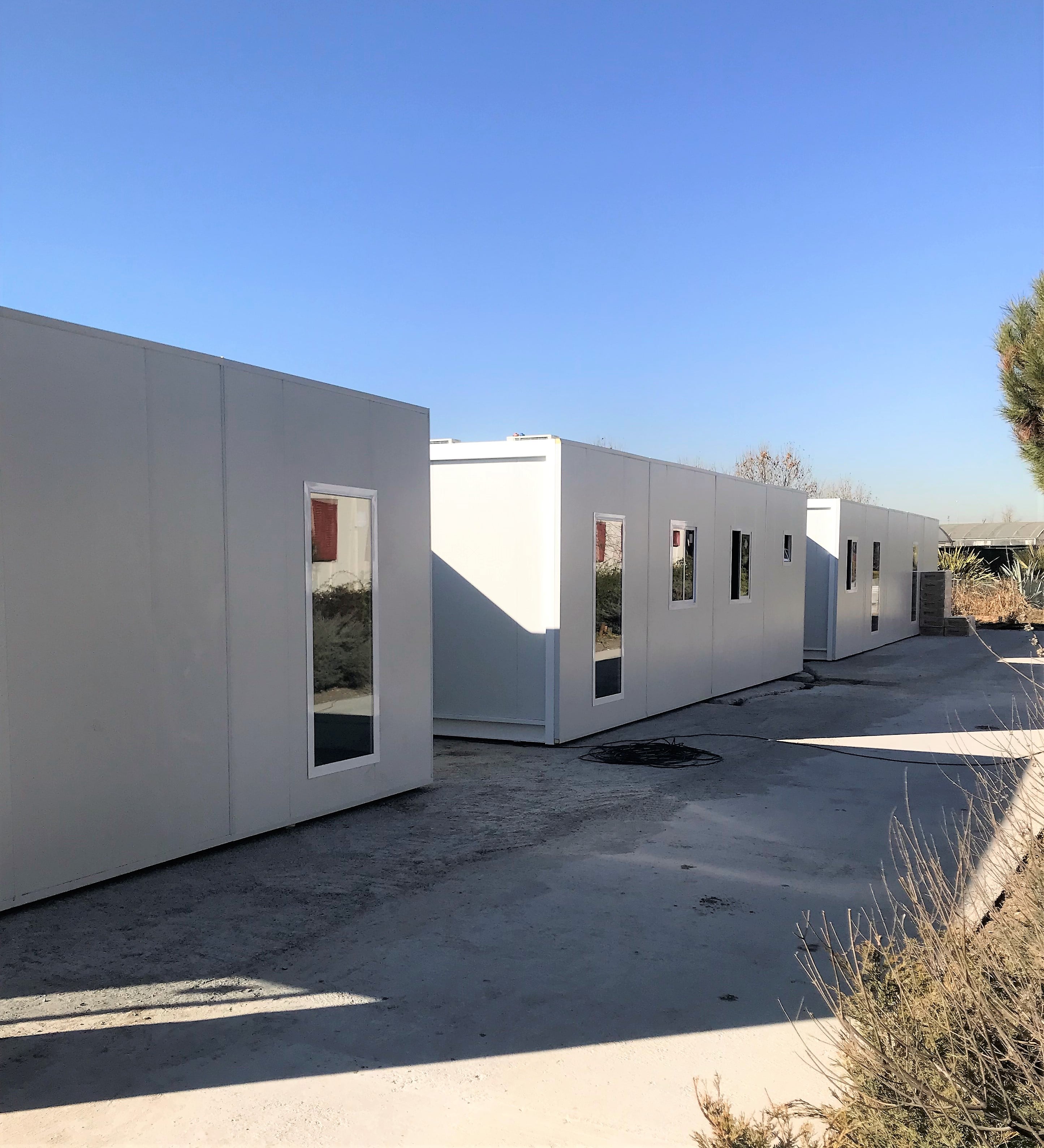 CONTINUAMOS. MONTAJE MODULAR DE ALBERGUE TEMPORAL